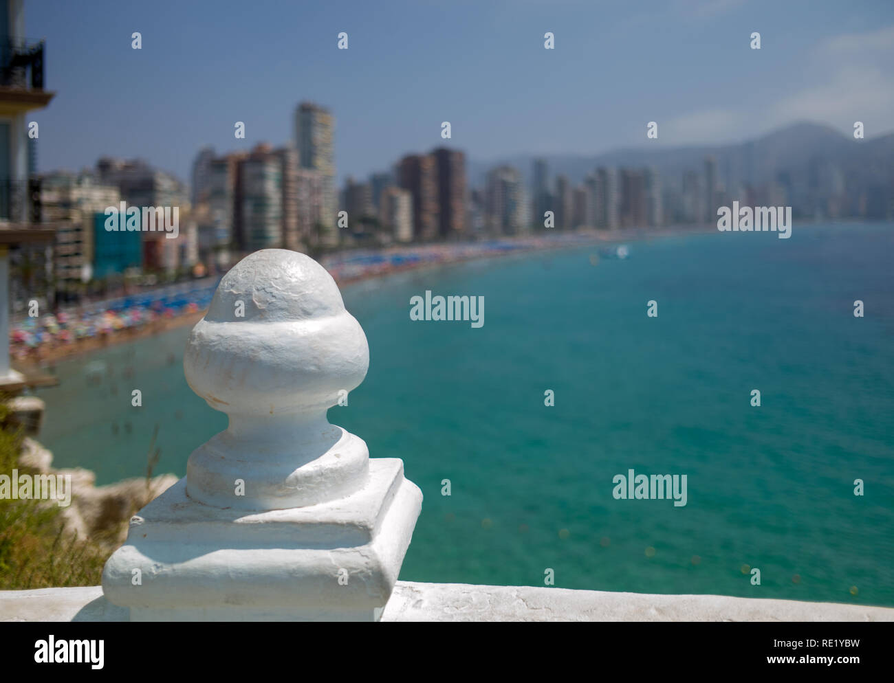 White parapet hi-res stock photography and images - Alamy