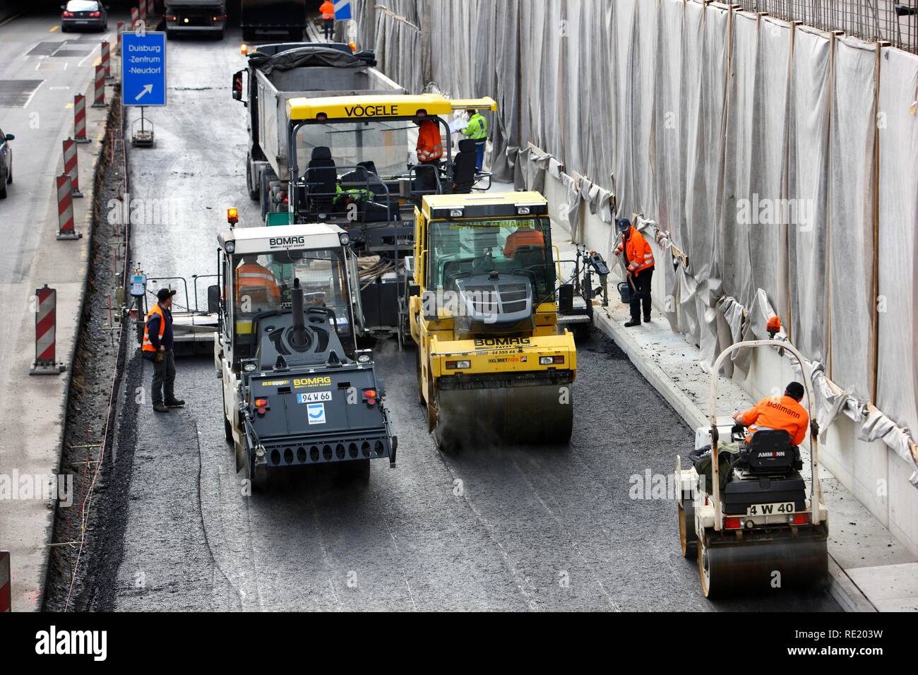 Motorway road works on the Autobahn A59, Duisburg city centre in the ...