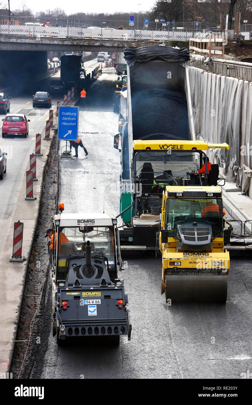 Motorway road works on the Autobahn A59, Duisburg city centre in the ...