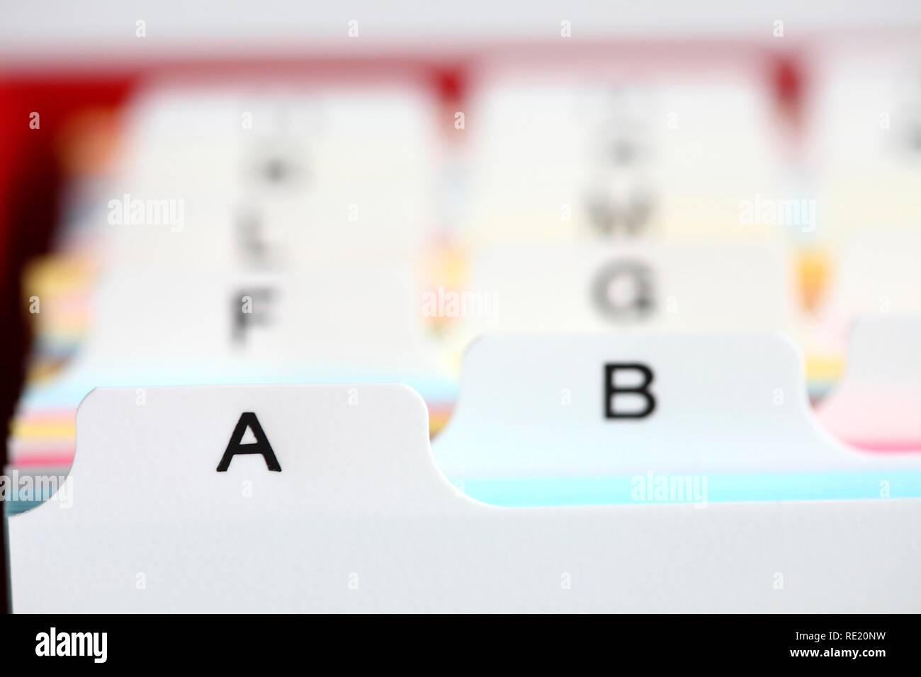 File box with index cards in alphabetical order Stock Photo - Alamy
