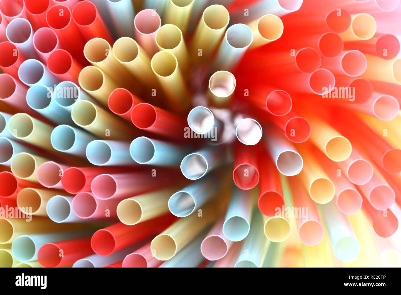 Pictures of drinking straws hi-res stock photography and images - Alamy