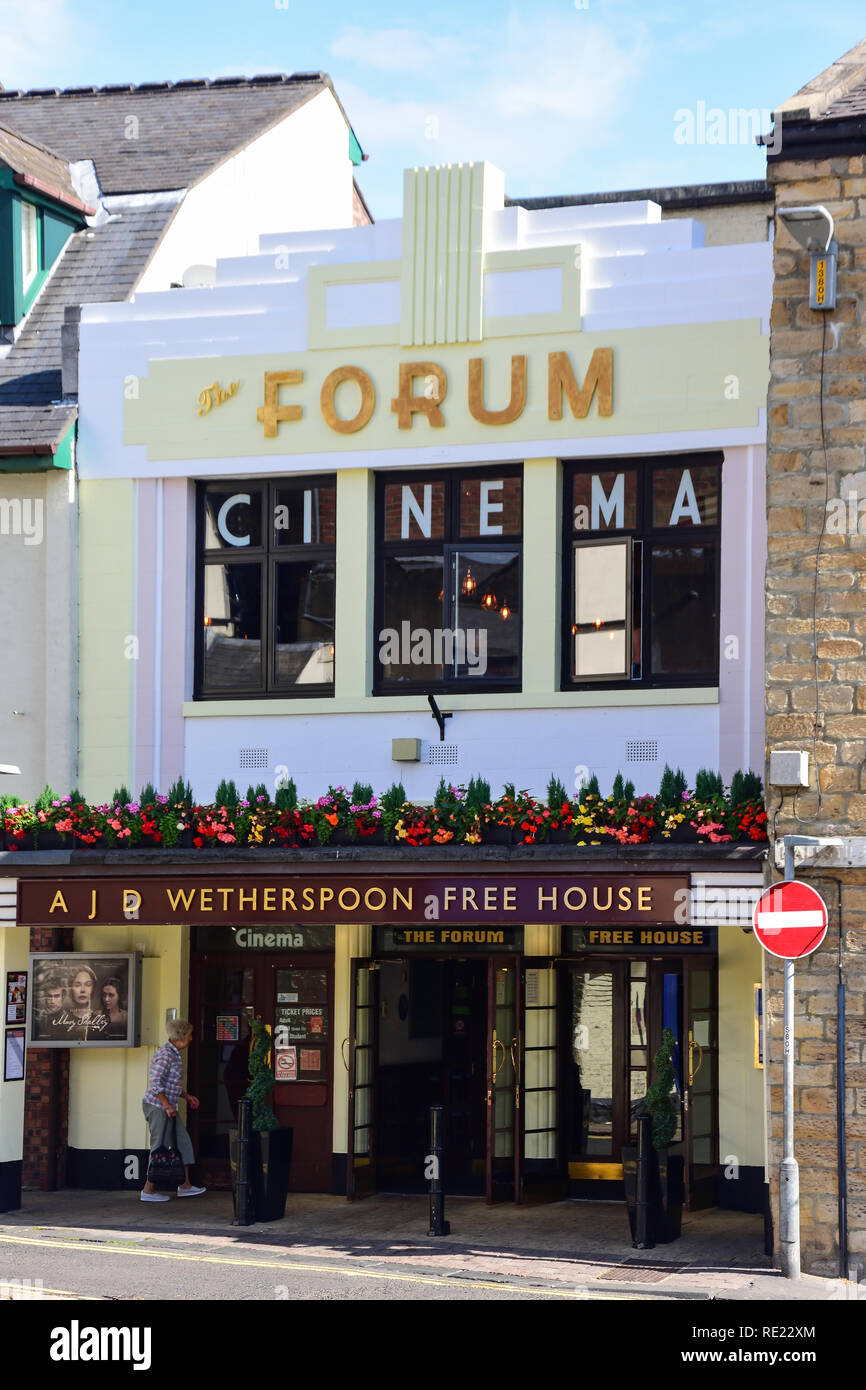 Forum cinema hi-res stock photography and images - Alamy