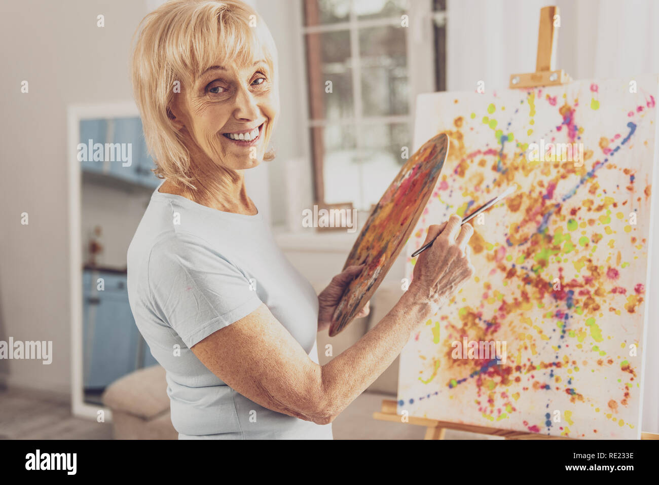 Turning head to camera hi-res stock photography and images - Alamy