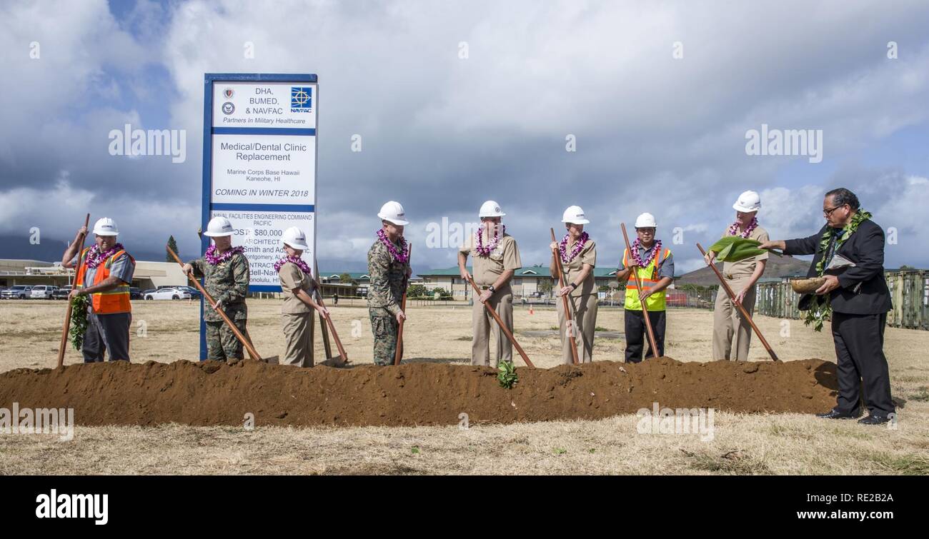 KANEOHE BAY, Hawaii (Nov. 8, 2016) Left to right, Bob Nanney, Vice ...