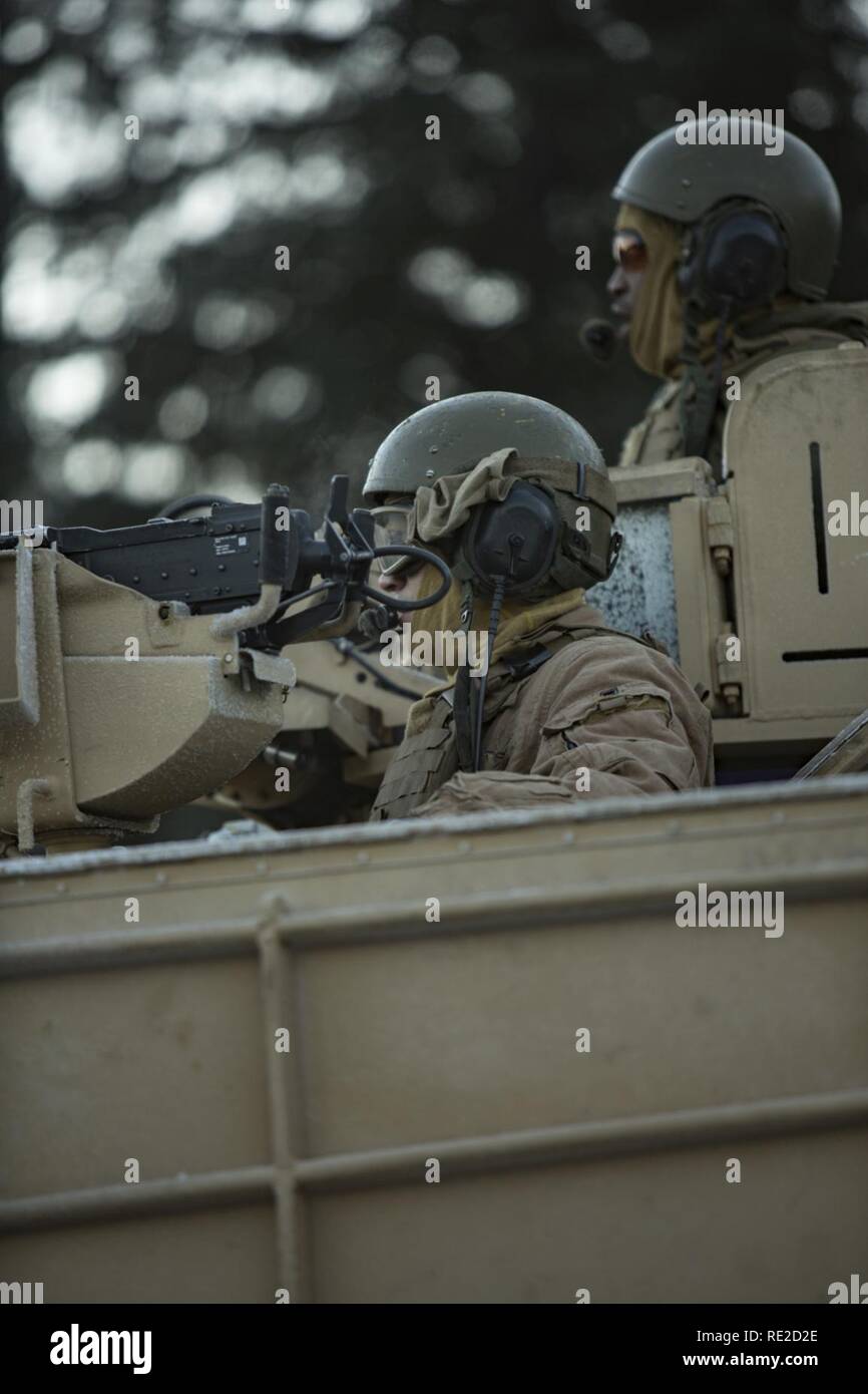 U.S. Marines practice cold weather driver training in M1A1 Abrams Main ...