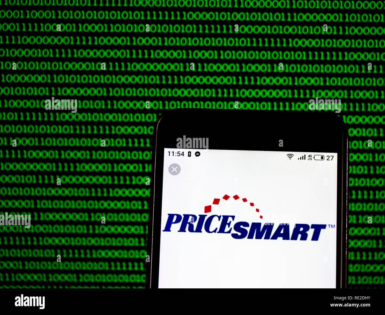 PriceSmart Company logo seen displayed on smart phone Stock Photo - Alamy