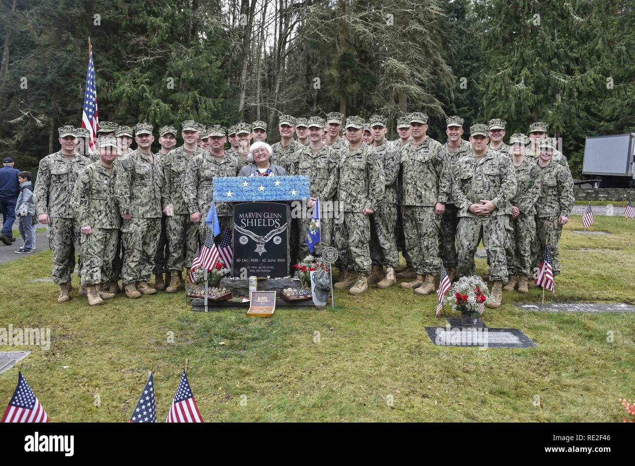GARDINER, Wash. (Nov. 11, 2016) Mrs. Joan Shields-Bennett, widow of ...