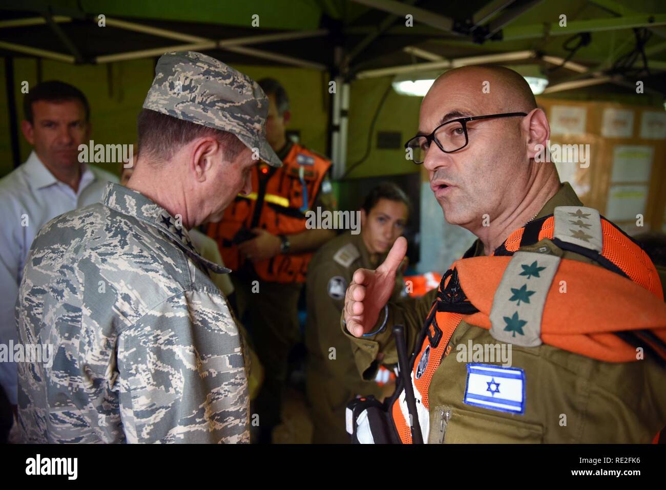 An Israel Defense Forces Home Front Command officer briefs Air Force ...