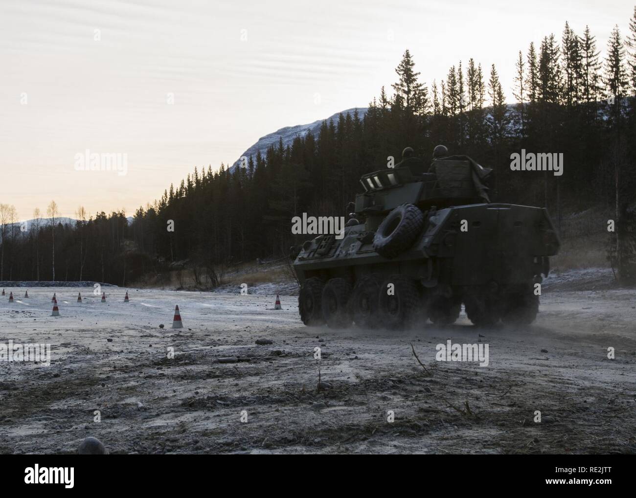 Driving m1a1 abrams tank hi-res stock photography and images - Alamy