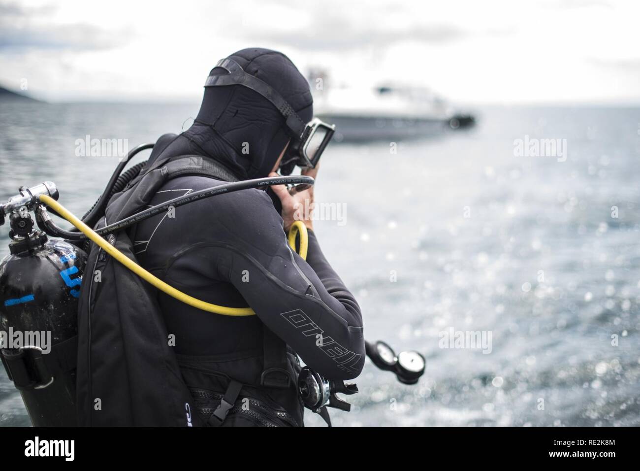Australian clearance diving team hi-res stock photography and images ...