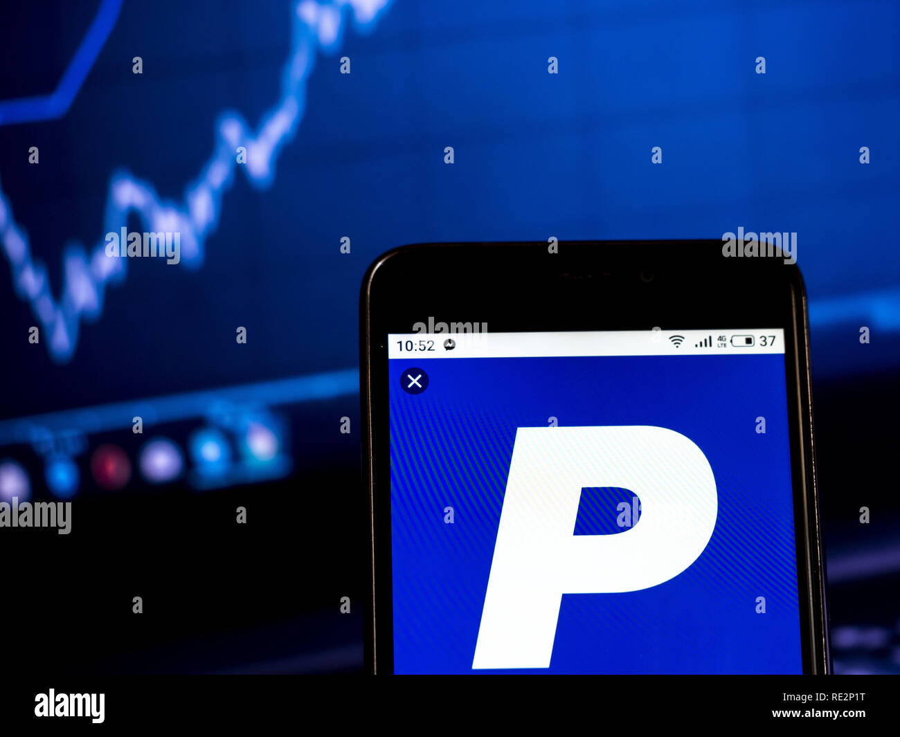 Paychex sign hi-res stock photography and images - Alamy