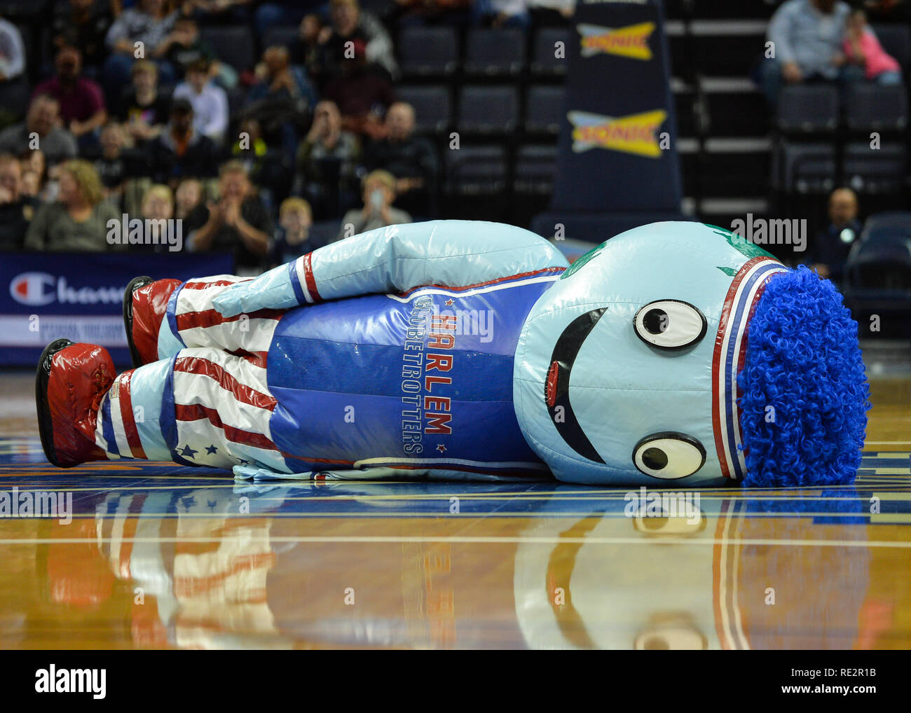 The harlem globetrotters mascot hi-res stock photography and images - Alamy
