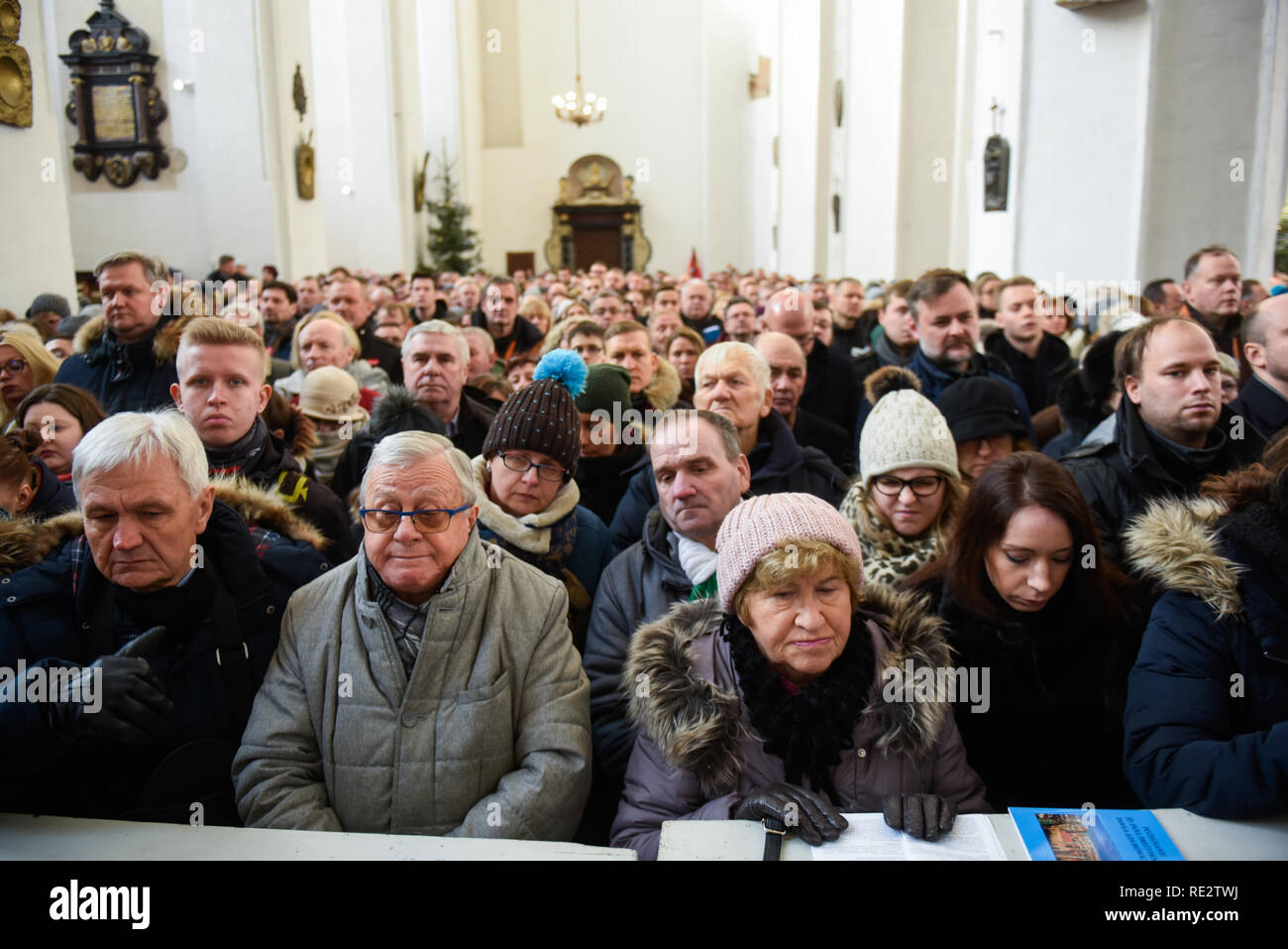 Funeral mass hi-res stock photography and images - Alamy