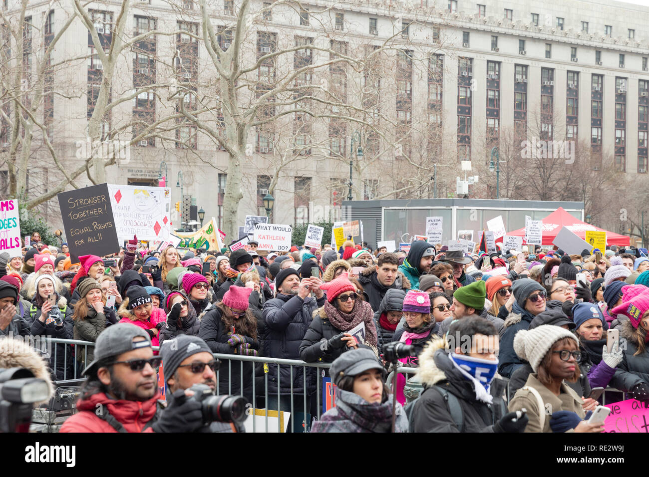 Womens unity hi-res stock photography and images - Alamy