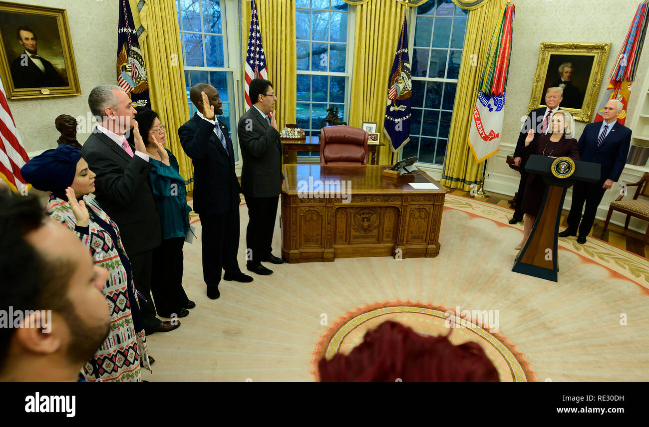 Oath of citizenship hi-res stock photography and images - Alamy