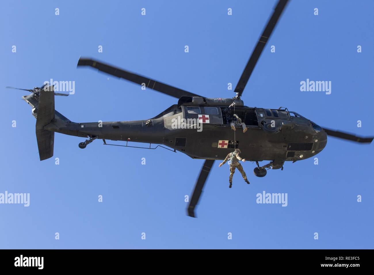 A New Jersey Army National Guard UH-60 Black Hawk MEDEVAC helicopter ...