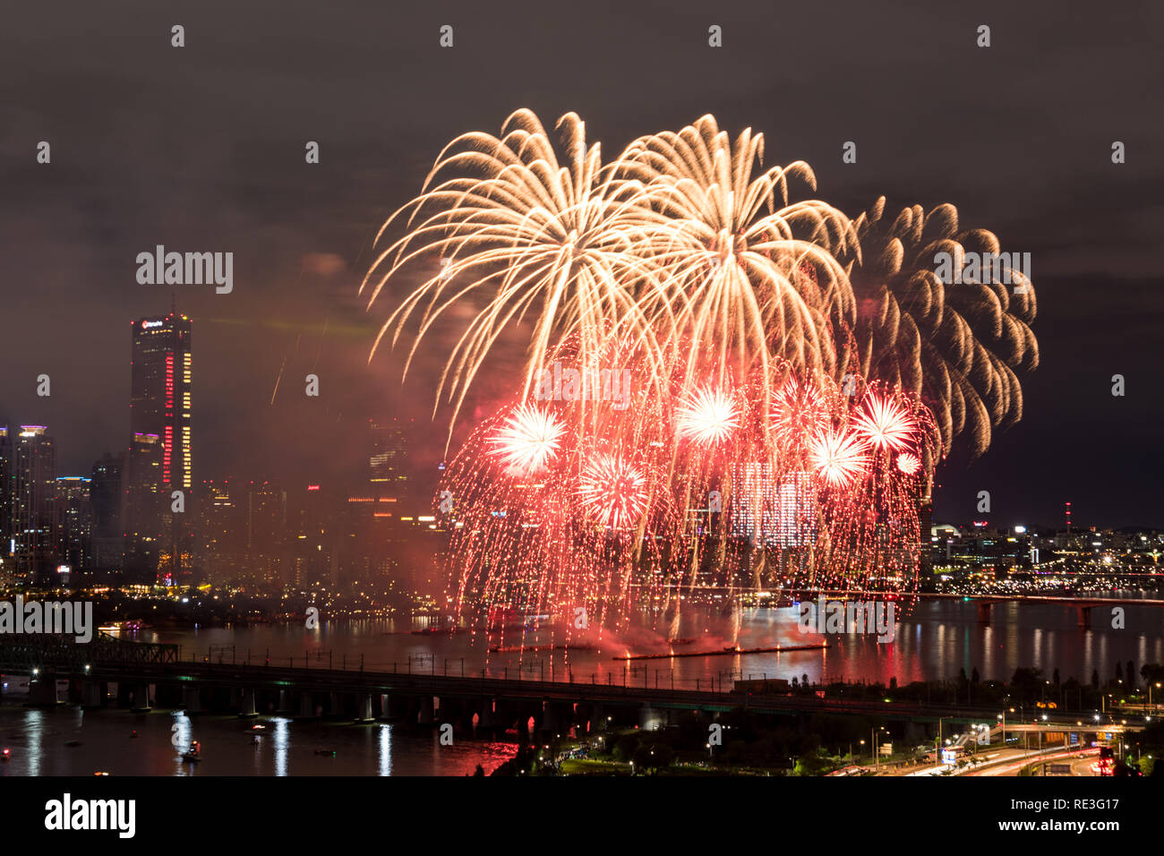 Seoul fireworks festival in Han river Stock Photo - Alamy