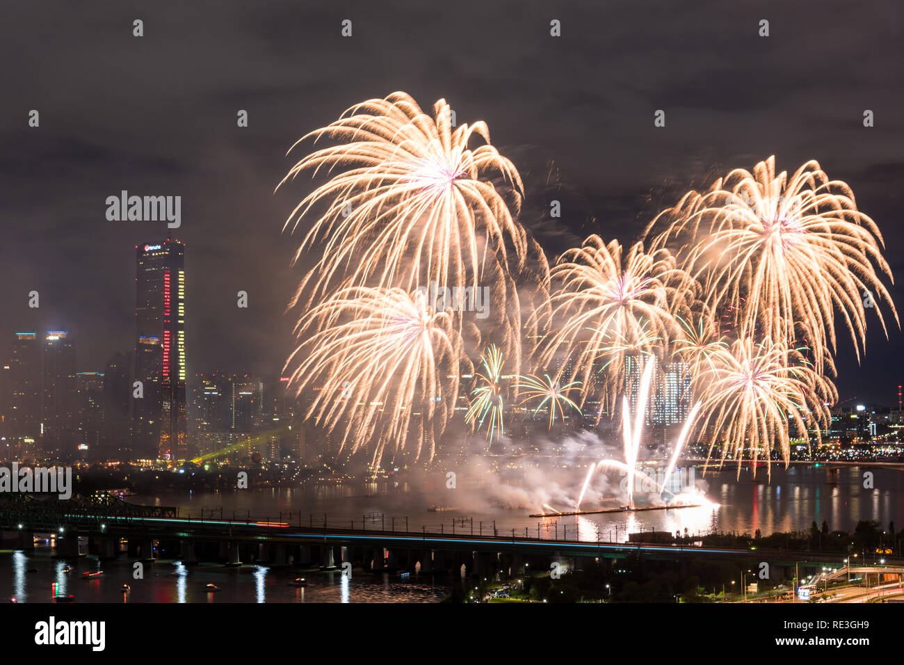 Seoul fireworks festival in Han river Stock Photo - Alamy