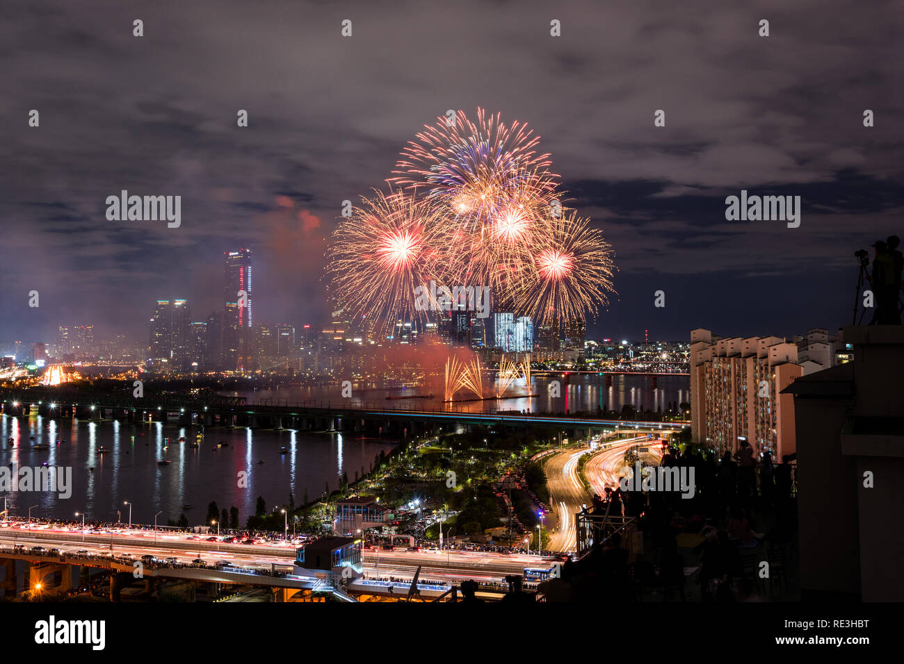 Seoul fireworks festival in Han river Stock Photo - Alamy