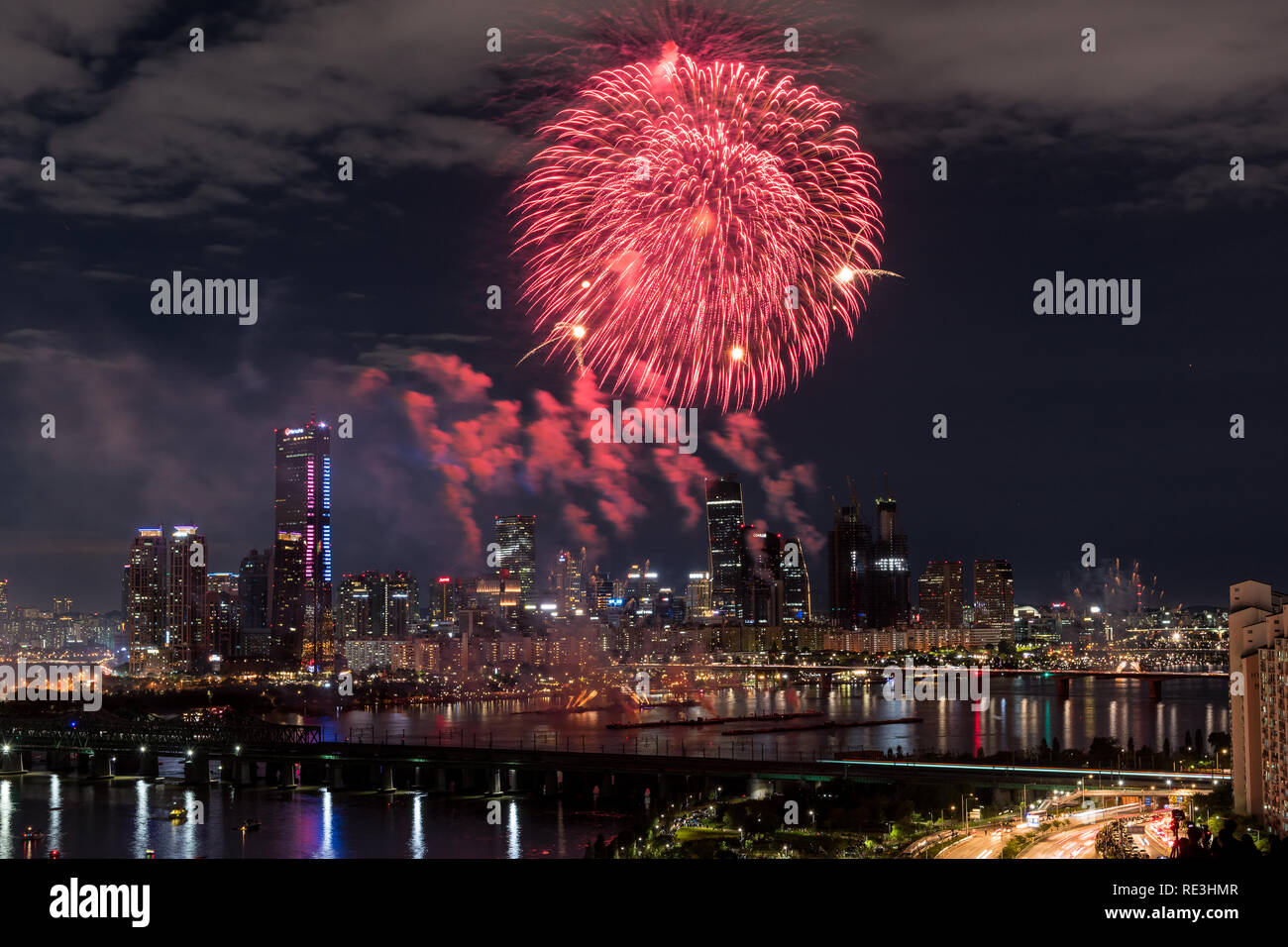 Seoul fireworks festival in Han river Stock Photo - Alamy