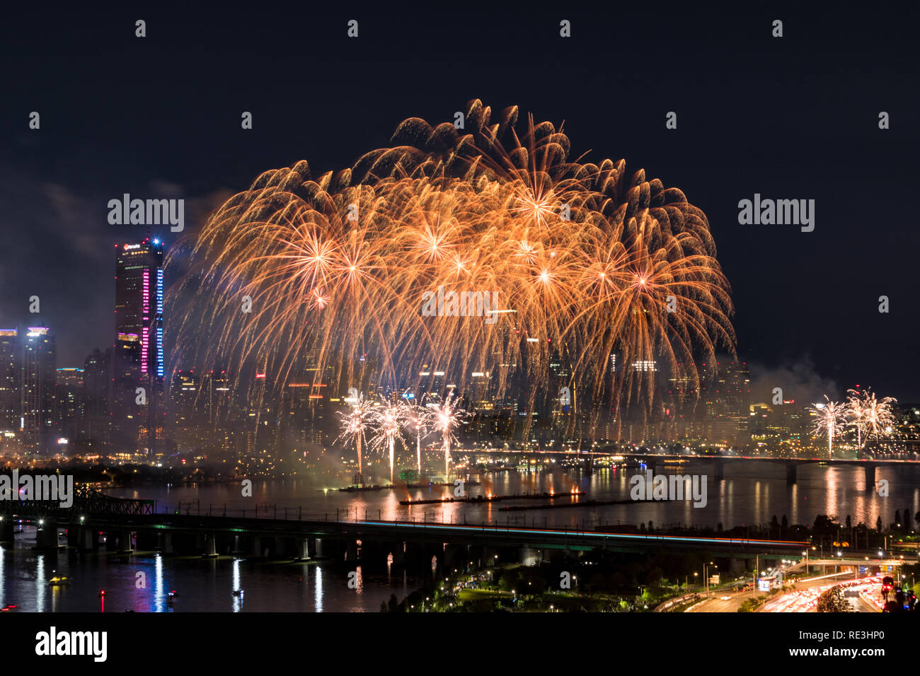 Seoul fireworks festival in Han river Stock Photo - Alamy
