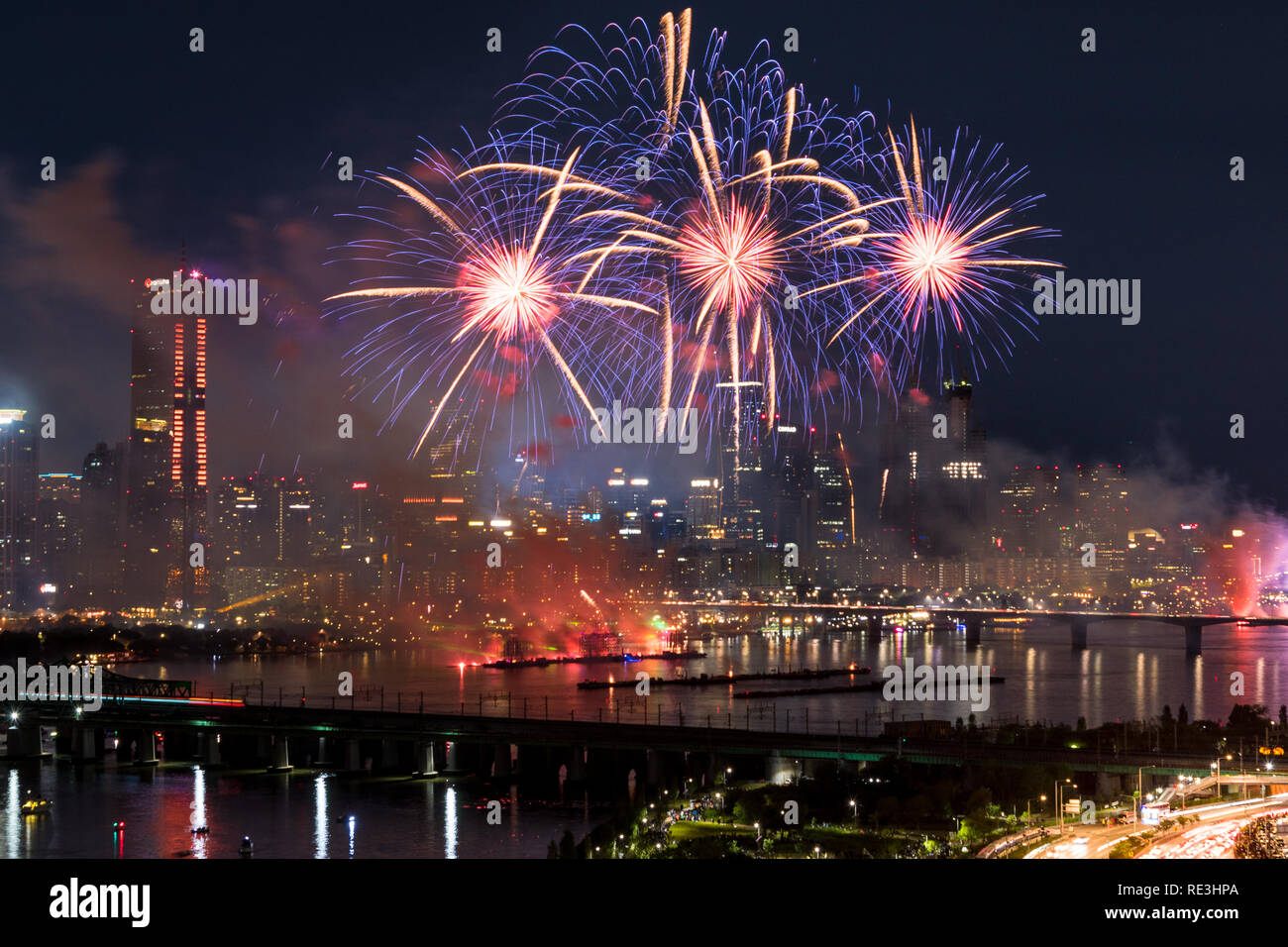 Seoul fireworks festival in Han river Stock Photo - Alamy