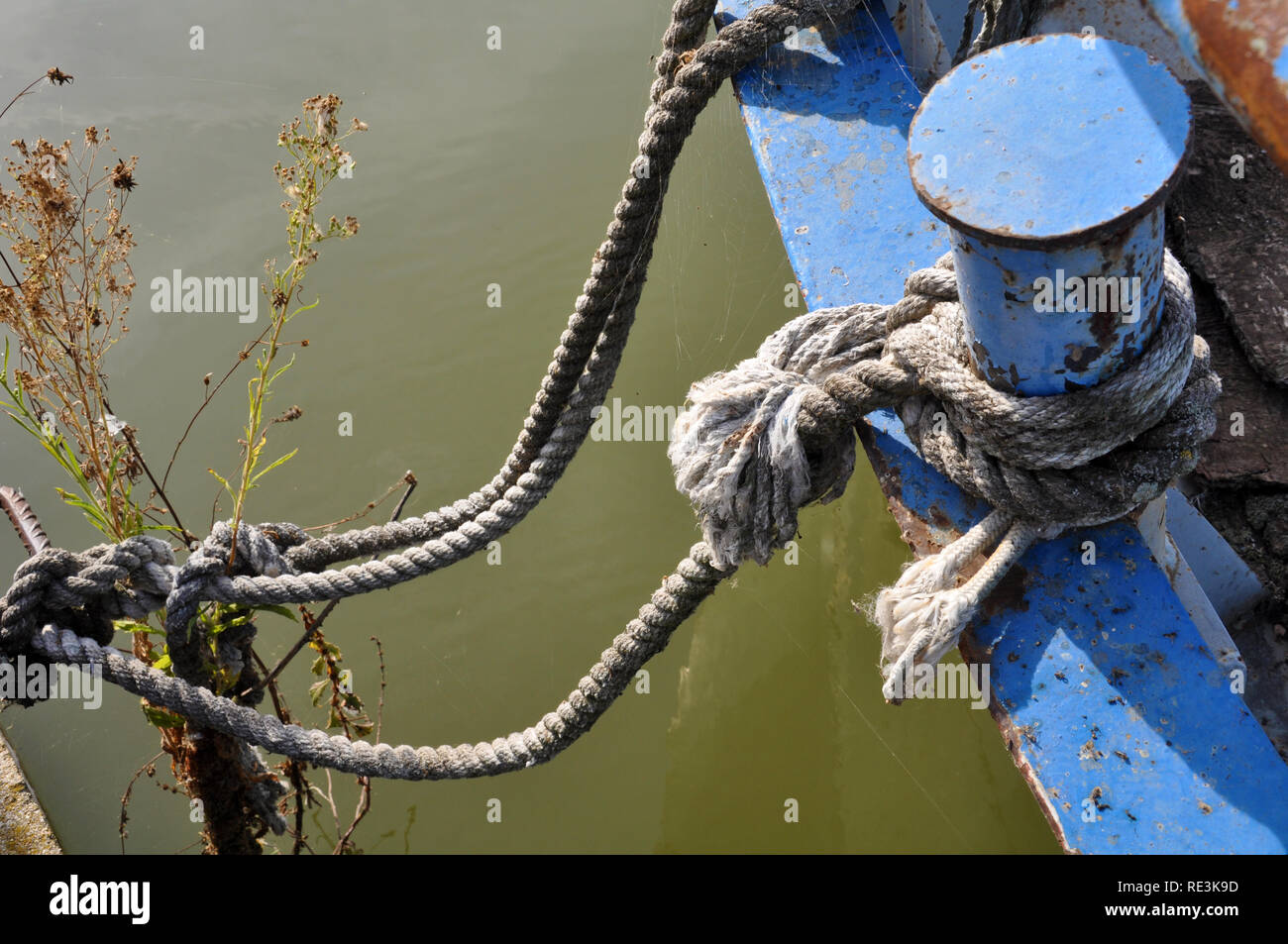 Old boat rope old hi-res stock photography and images - Alamy