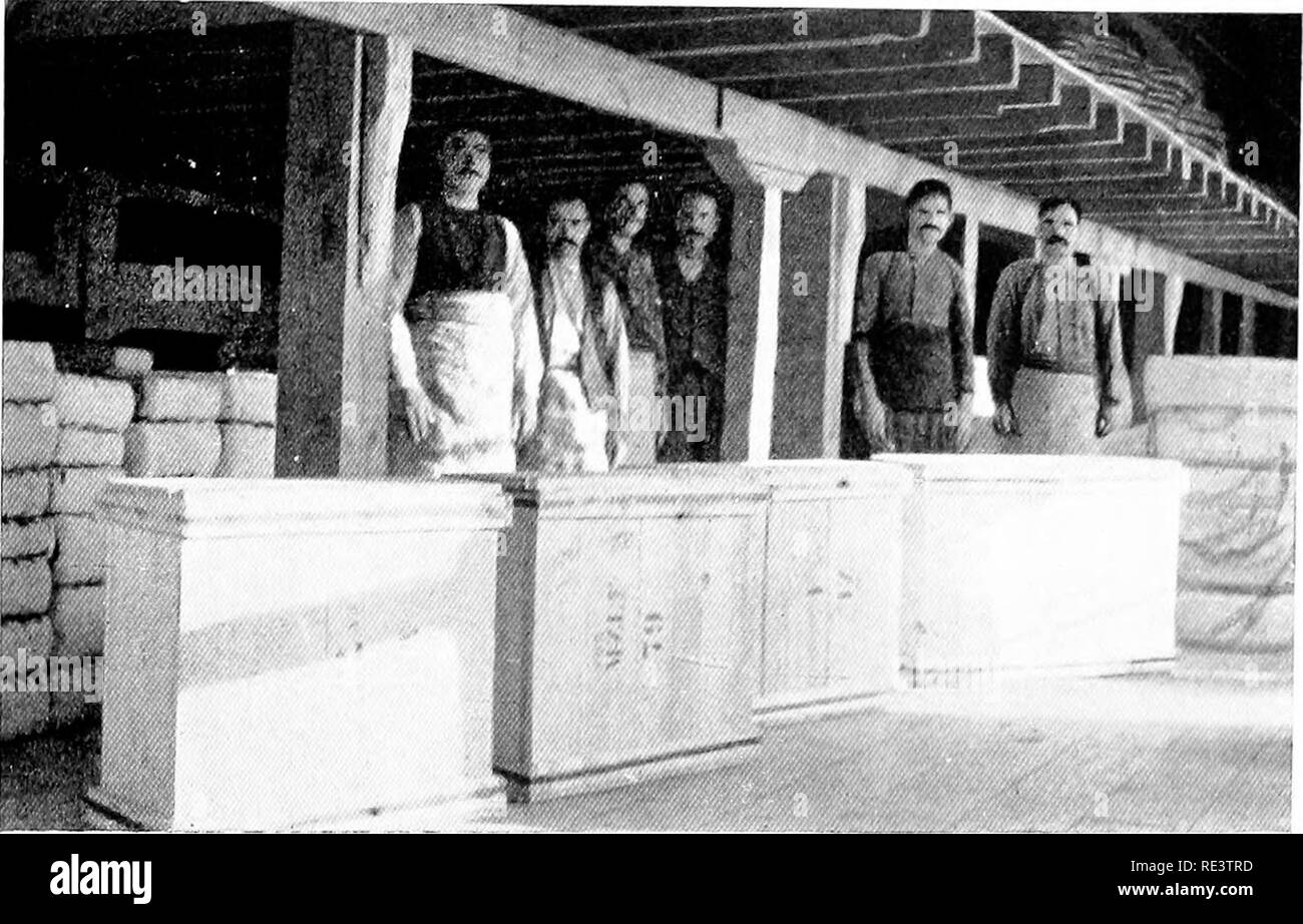 Air curing tobacco barn hi-res stock photography and images - Alamy