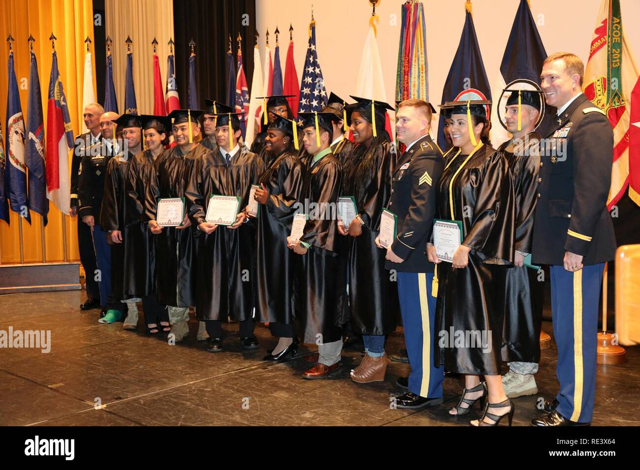 Graduation ceremony japan college hi-res stock photography and images ...