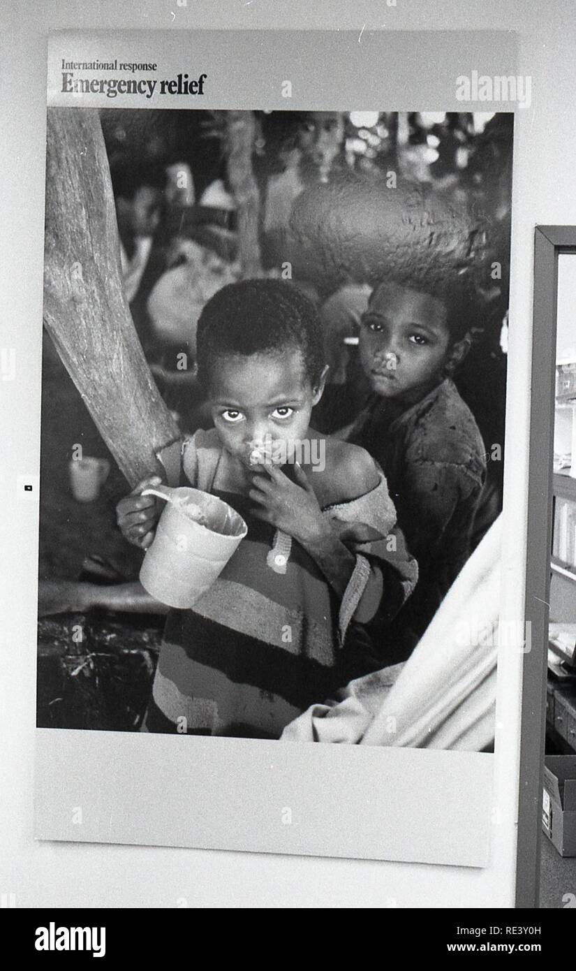 ARTICLE READING INTERNATIONAL RESPONSE EMERGENCY RELIEF. CHILDREN LOOK ...