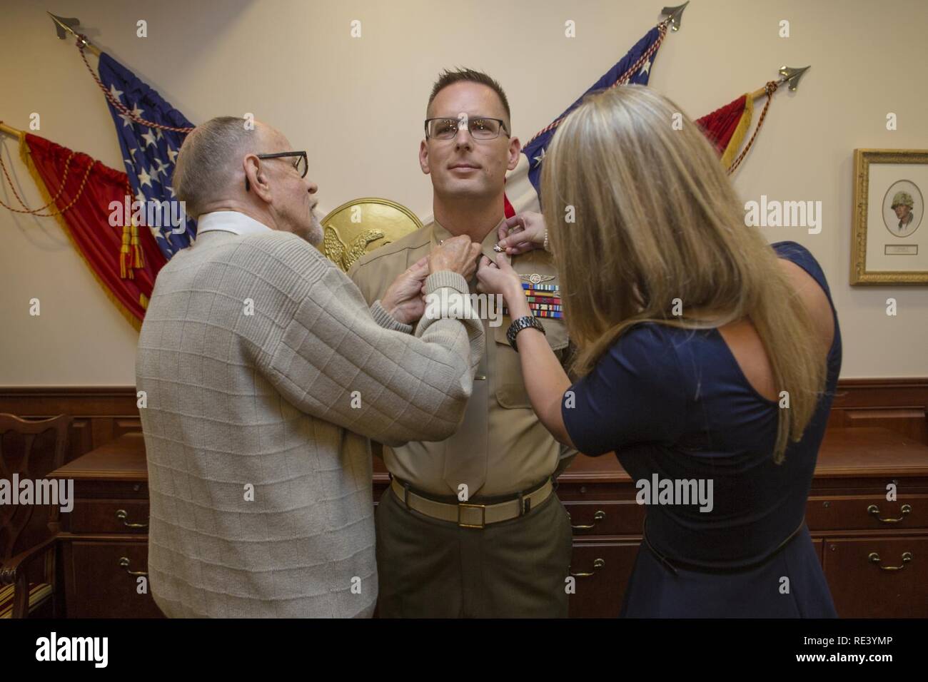 Lt col kinsey hi-res stock photography and images - Alamy