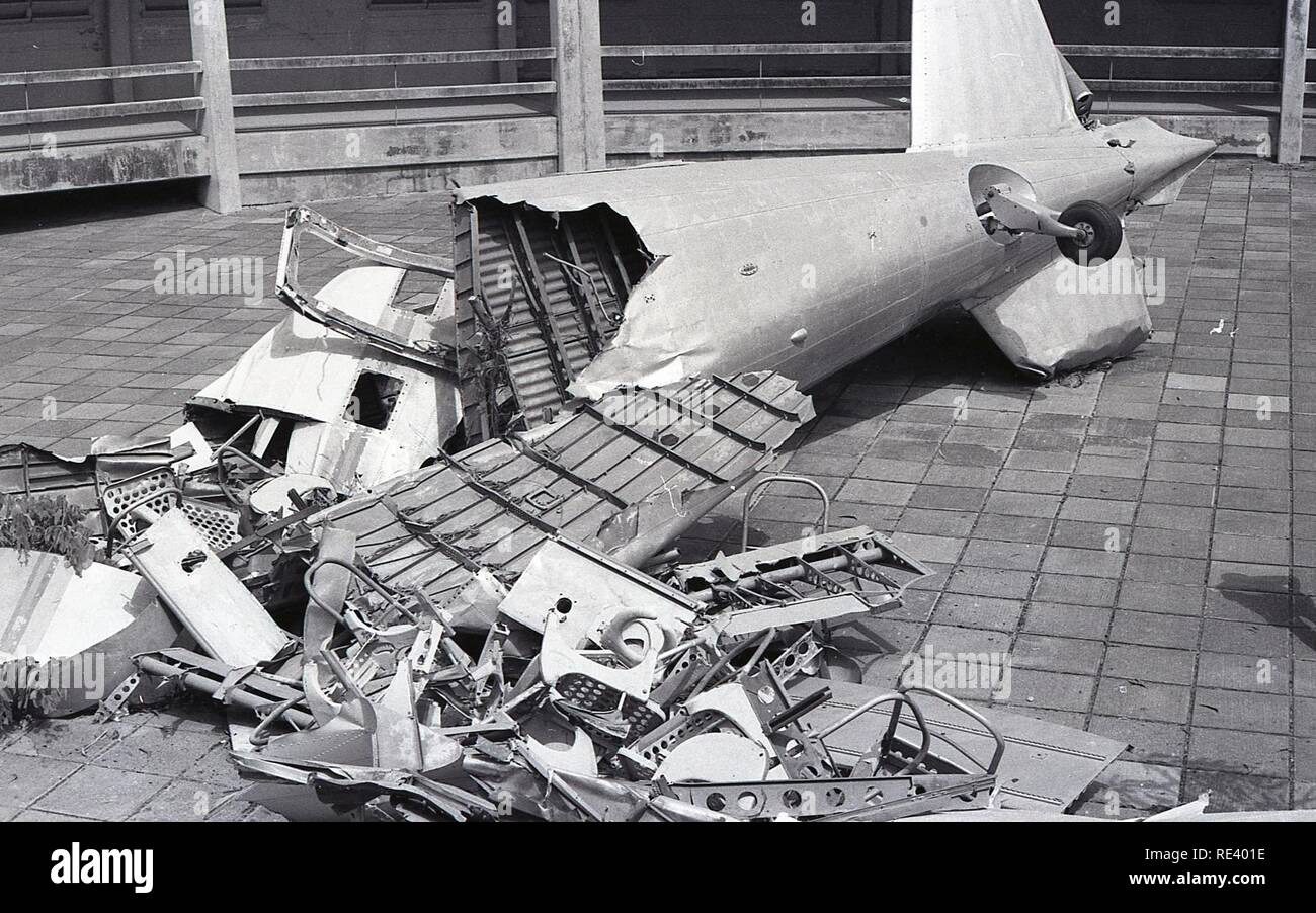 PHOTO OF PLANE STRUCTURE AFTER A CRASH Stock Photo - Alamy