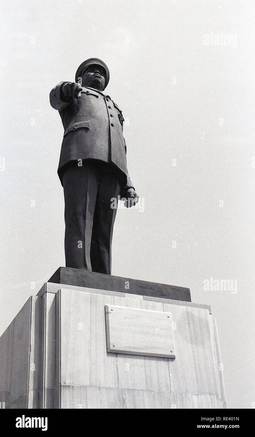 STATUE OF AN OFFICER Stock Photo - Alamy