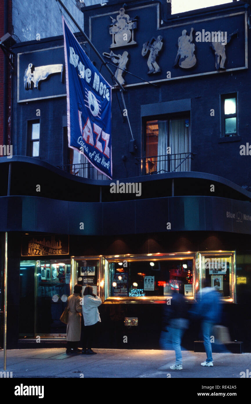 Jazz bar blue note hi-res stock photography and images - Alamy