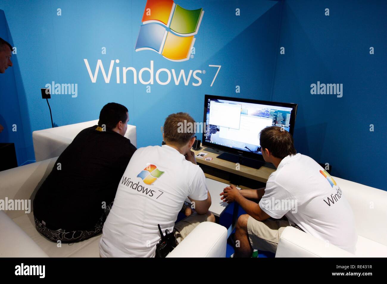 Microsoft Windows 7 presentation at the Entertainment Area of the ...