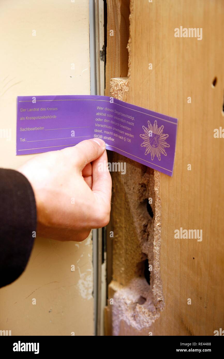 Police gathering evidence hi-res stock photography and images - Alamy