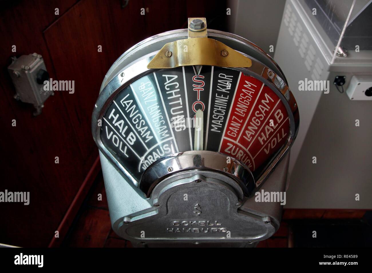 Ship engine speed hi-res stock photography and images - Alamy