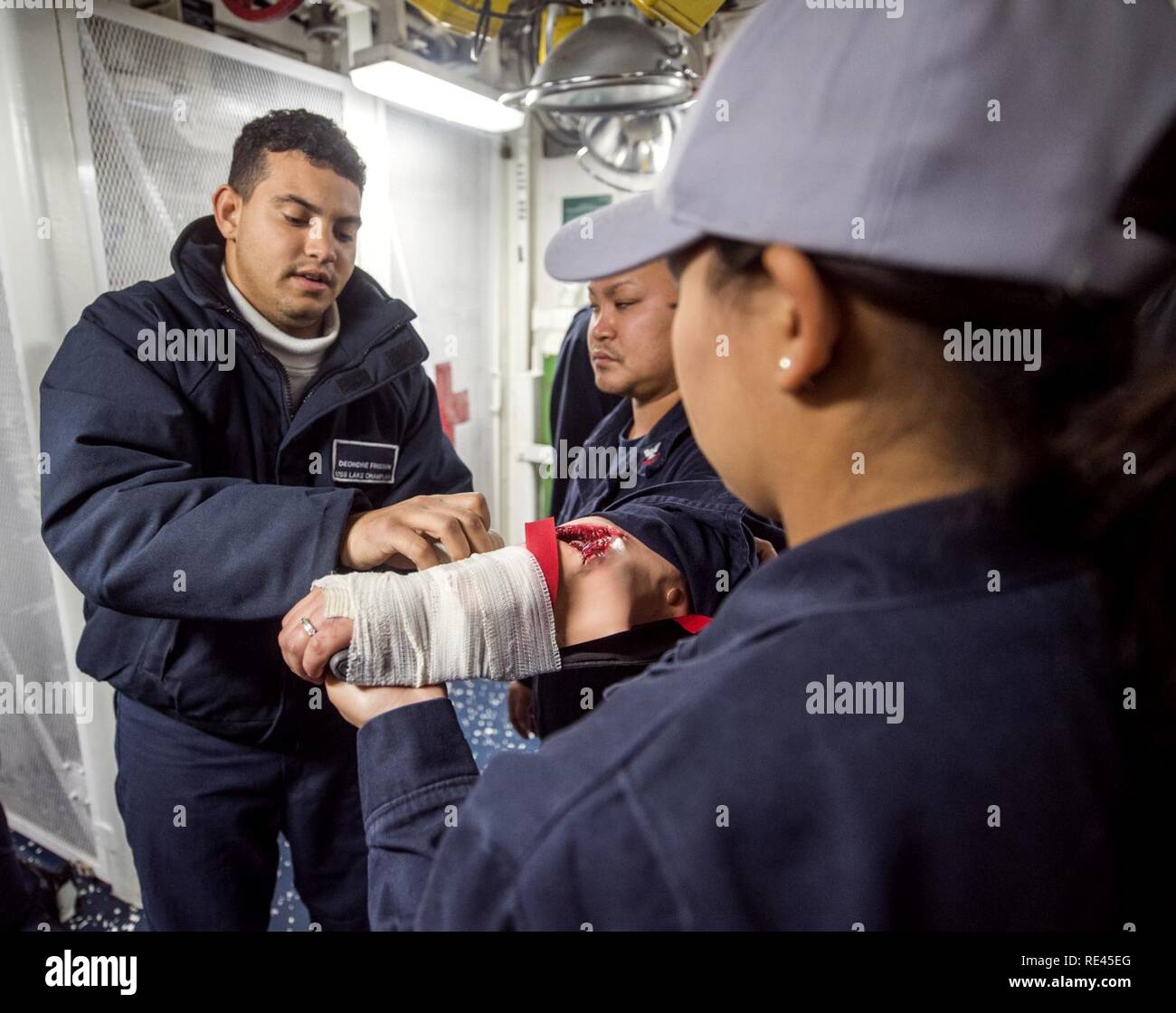 PACIFIC OCEAN (Nov. 17, 2016) Petty Officer 3rd Class Deondre Frisson ...