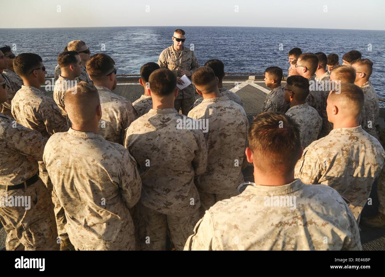 RED SEA (Nov. 21, 2016) Marine Gunnery Sgt. Anthony Roess, a platoon ...