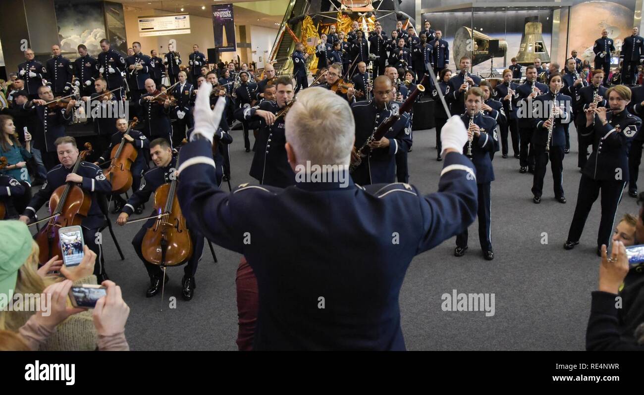 Col larry h lang hi-res stock photography and images - Alamy