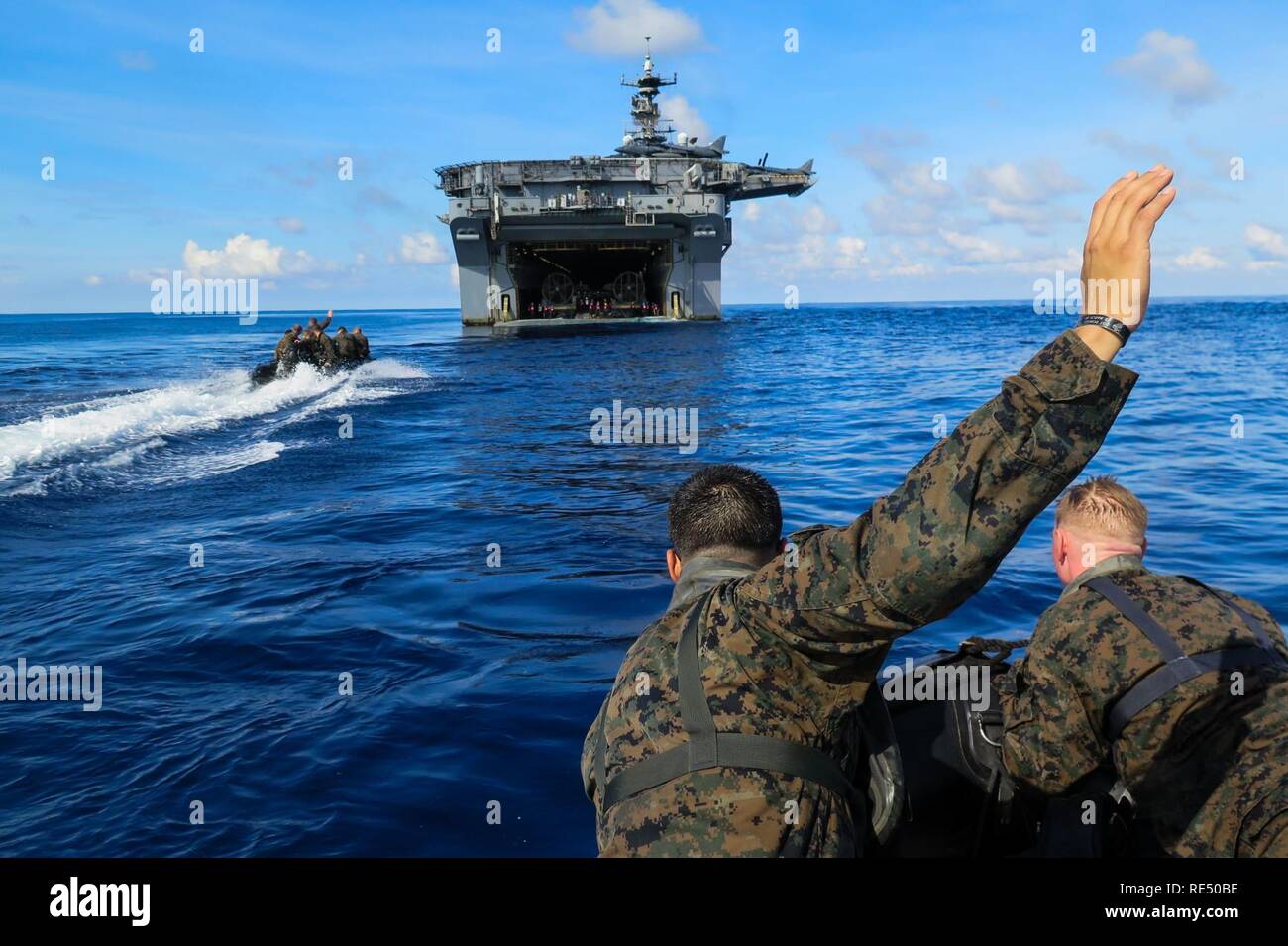 Military beachheads hi-res stock photography and images - Alamy
