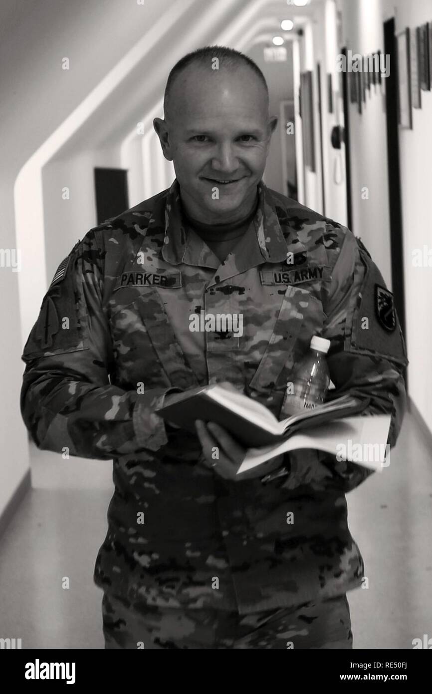 U.S. Army Col. Rob Parker, commander of 5th Signal Command (Theater ...