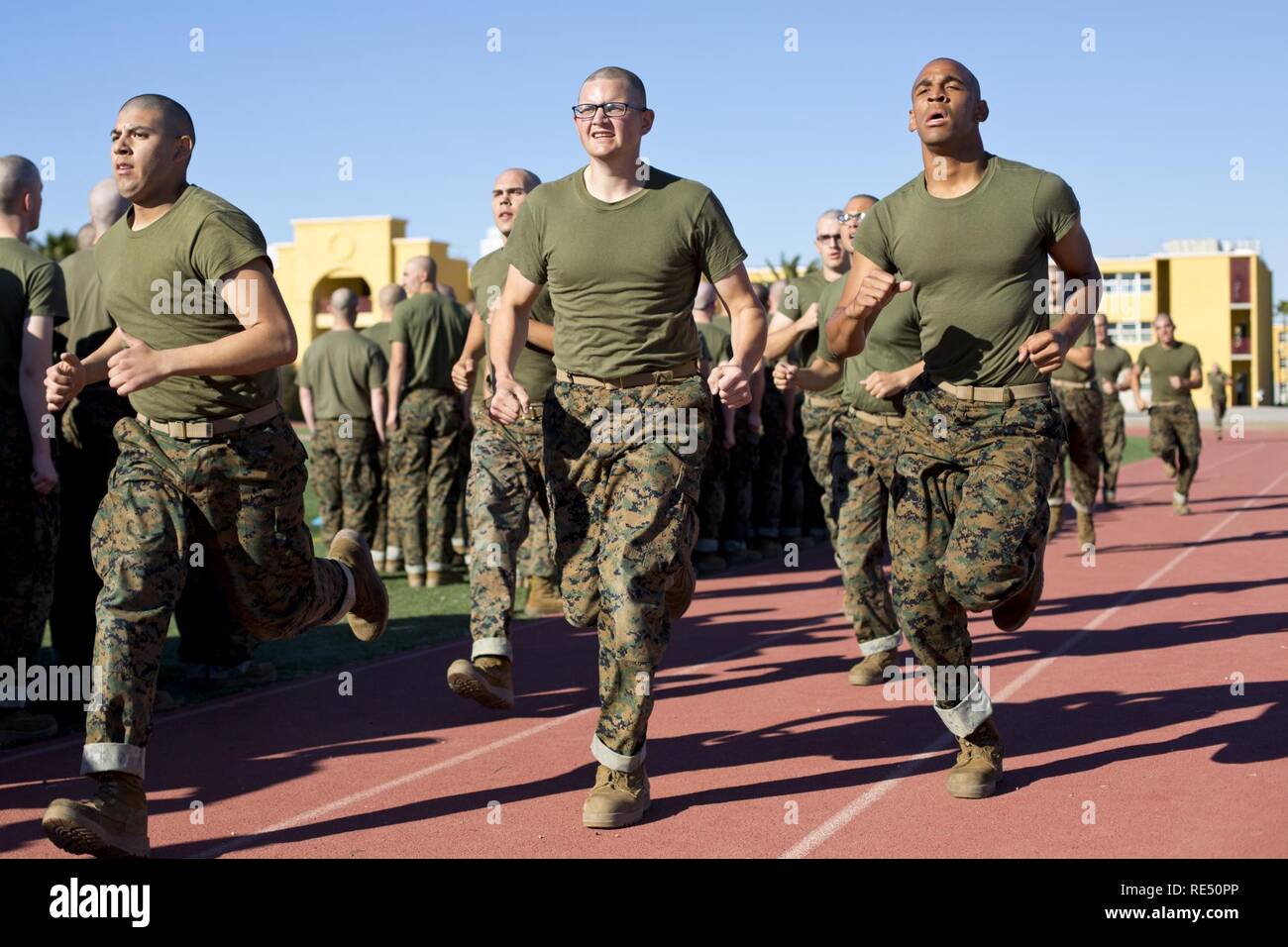 U.S. Marine Corps recruits with Company B, 1st Recruit Training ...