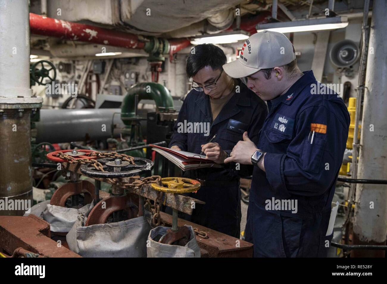 Sequencing room hi-res stock photography and images - Alamy