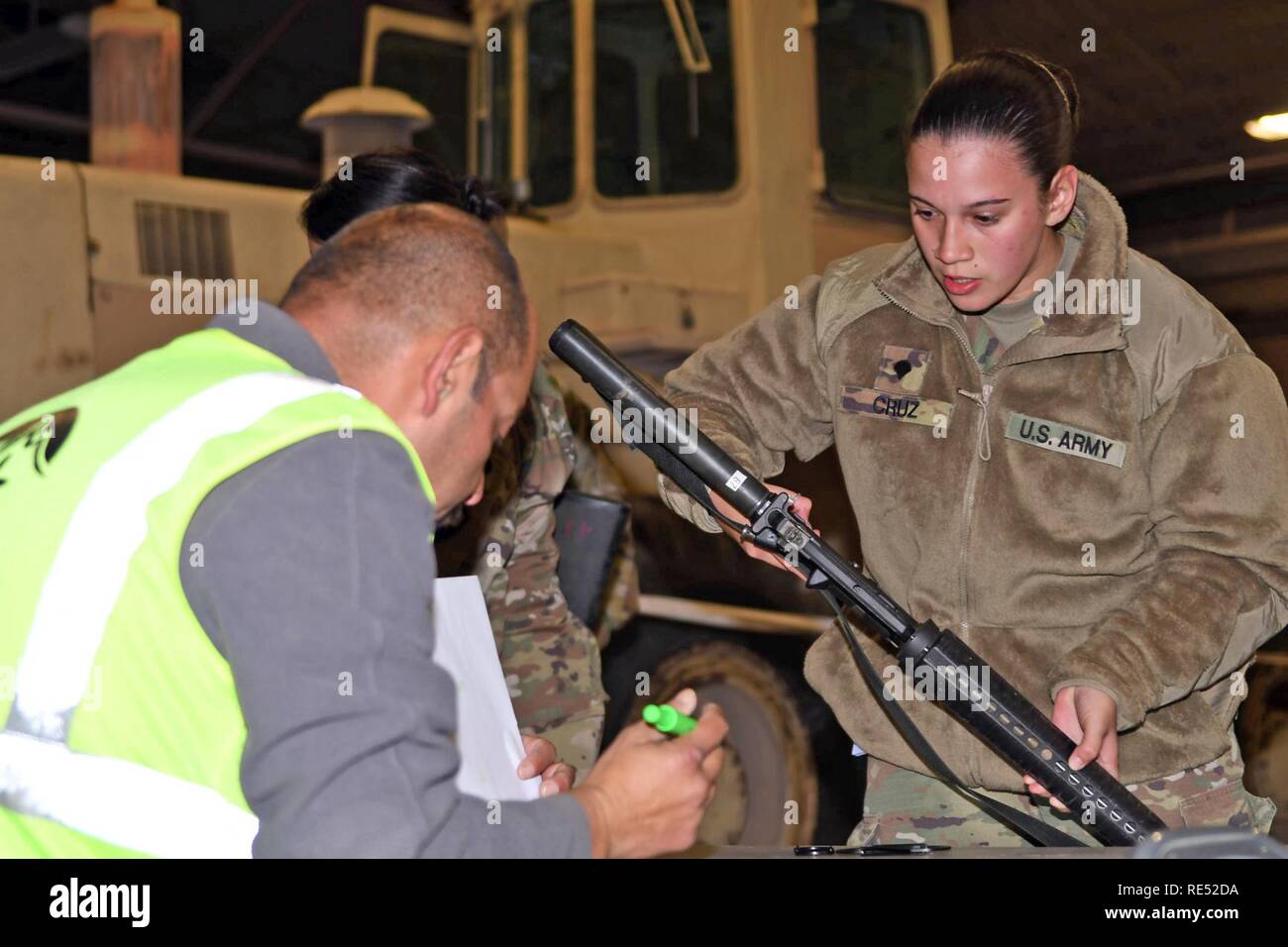 FORT BLISS, Texas – Approximately 100 Army Reserve Soldiers from the ...