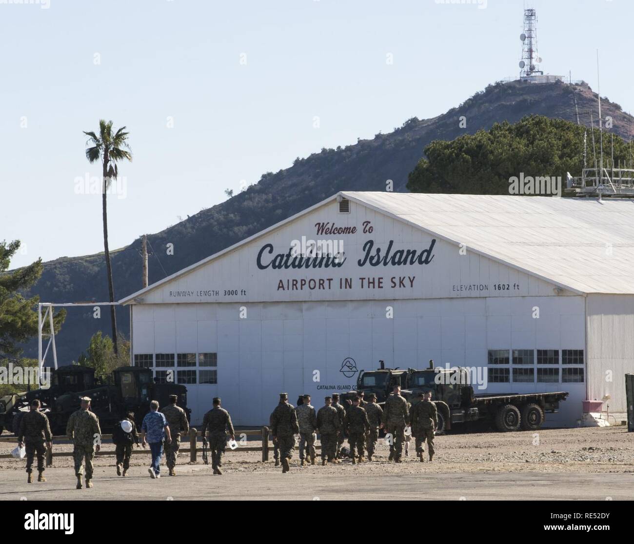 Marines with Marine Wing Support Squadron (MWSS) 373 prepare to set up ...