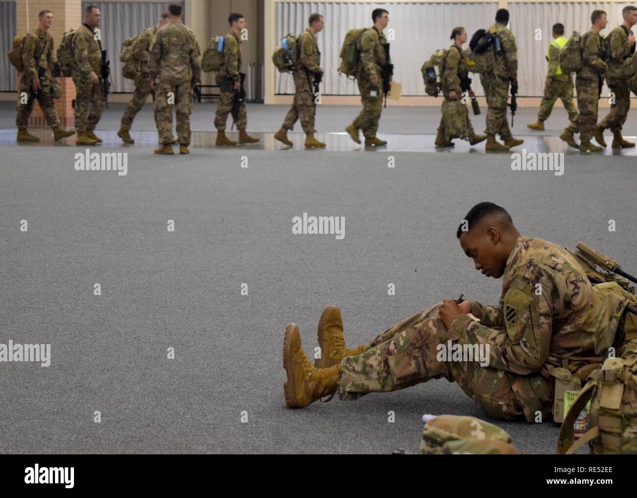 A Georgia Army National Guard Soldier of the Macon-based 48th Infantry ...