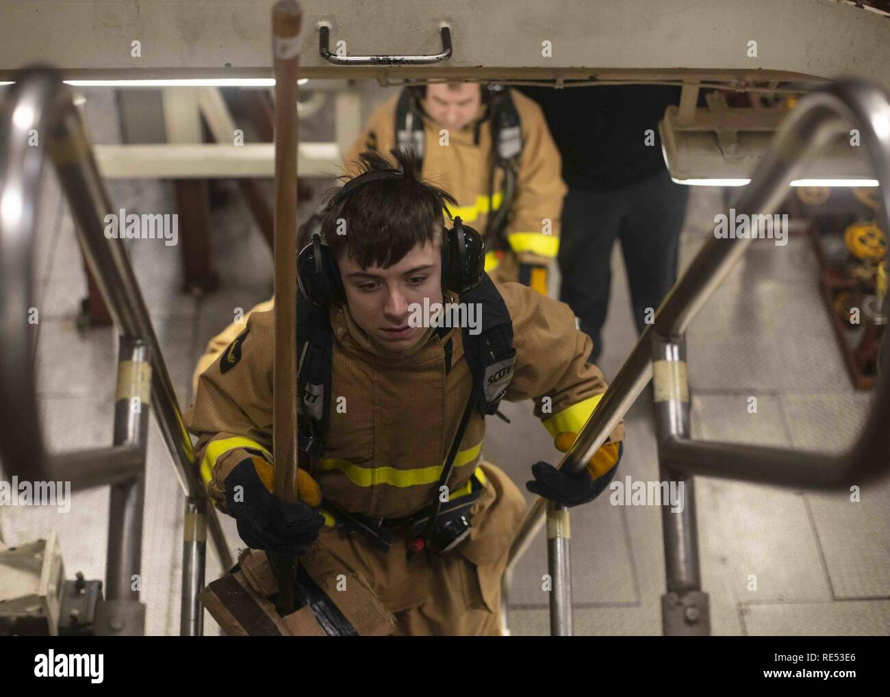 MEDITERRANEAN SEA (Jan. 4, 2019) Damage Controlman 3rd Class Austin ...