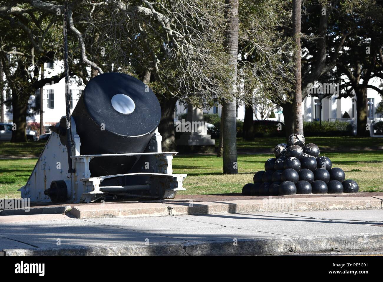 Civil war era 13 inch mortar in Battery Park Charleston South Carolina ...