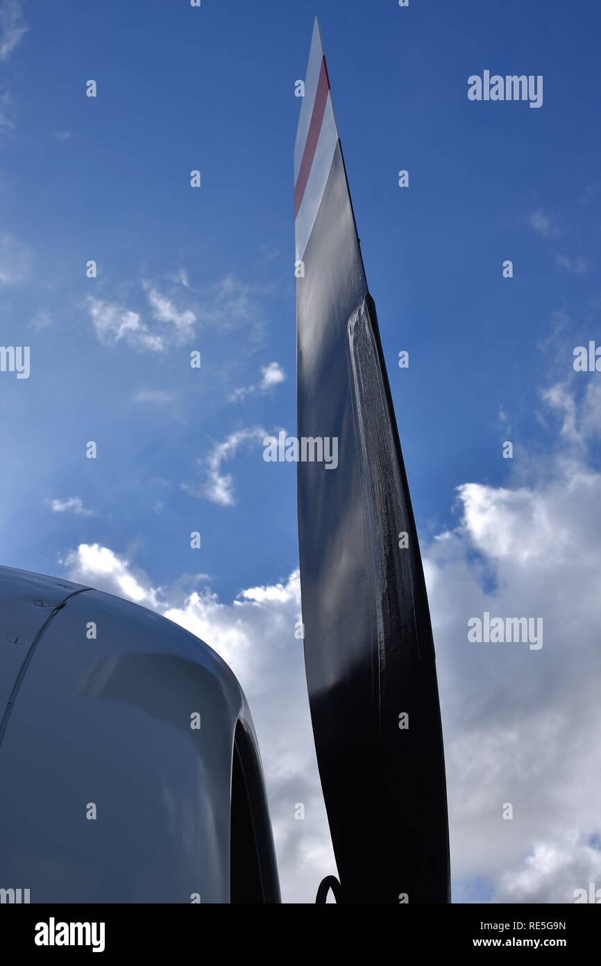 Perspective view of an airplane propeller Stock Photo - Alamy